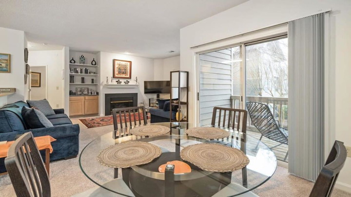 Cozy 1-br Apartment With A Seasonal Pool - Charlotte, NC