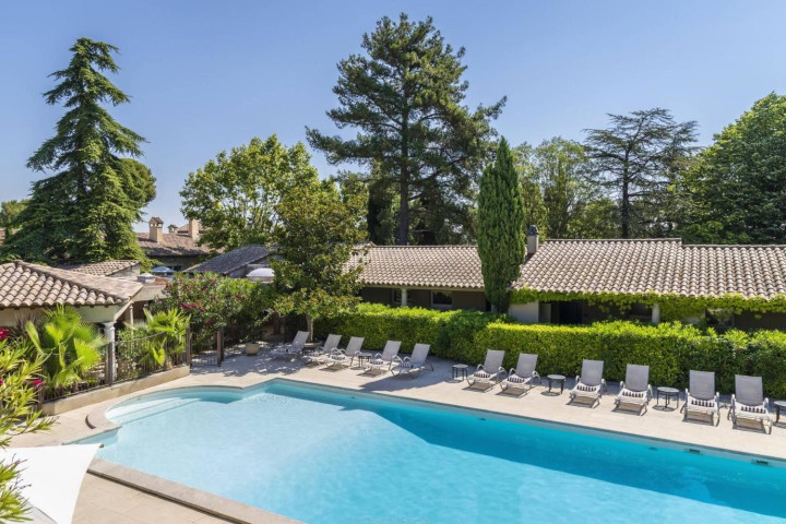 Hôtel La Magnaneraie - Rochefort-du-Gard