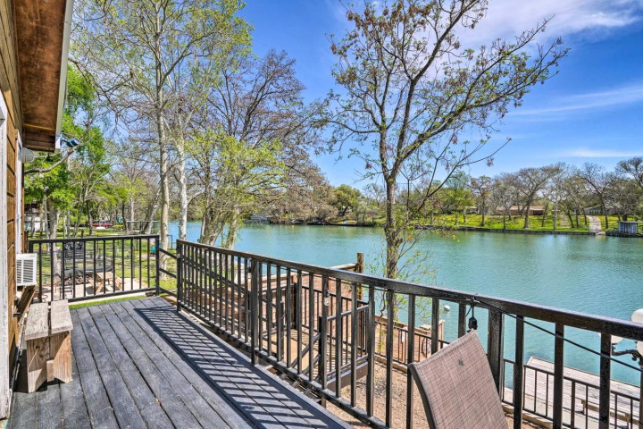 Guadalupe Riverfront Studio W/ Private Balcony - Seguin
