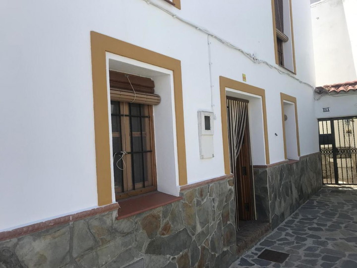 Casa Petra : Bonita Casa Rural En Yunquera - Málaga