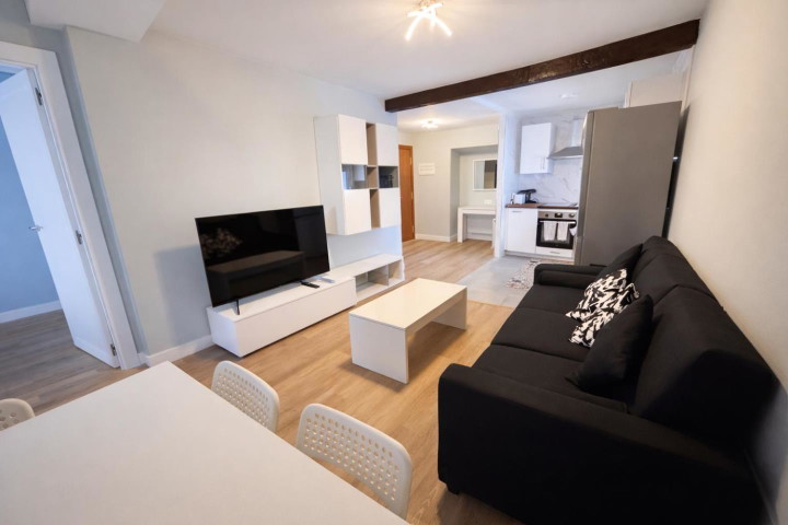 Apartamento De 2 Habitaciones En La Zona Centro. - Castro-Urdiales