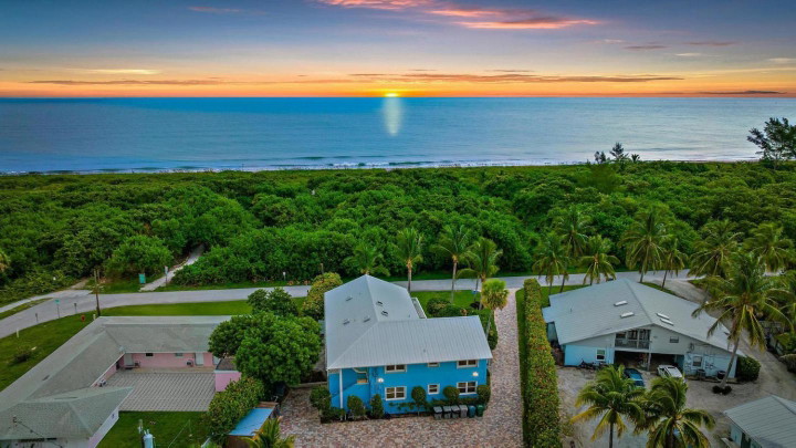Hutchinson Island Beach Retreat - Ground Floor Condo - Pets Welcome - Fort Pierce, FL