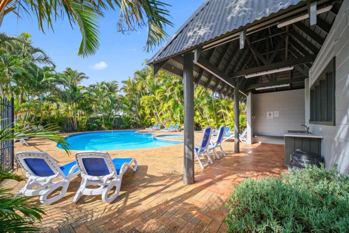 Shores Beach & Lakeside Villas - Smiths Lake