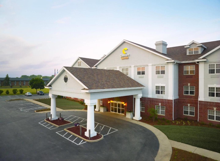 Comfort Suites Milwaukee Airport - Oak Creek, WI