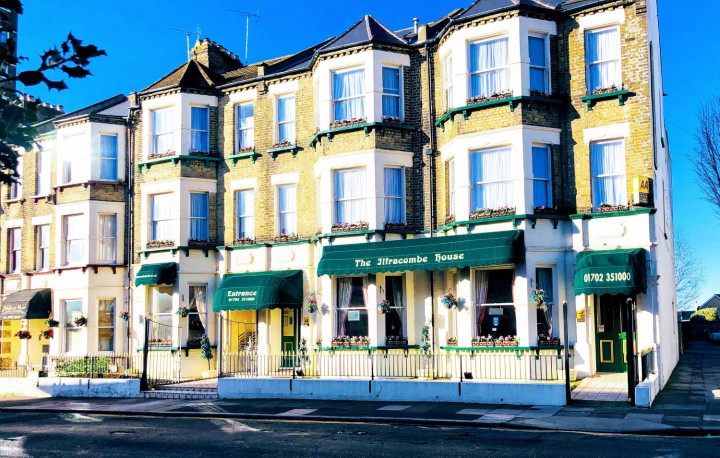 Hartland 2-bedroom Apartments With Bfast And Parking - Kent