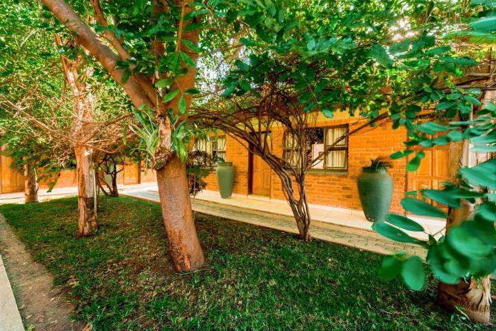Victoria Falls Premier Lodge - Victoria Falls