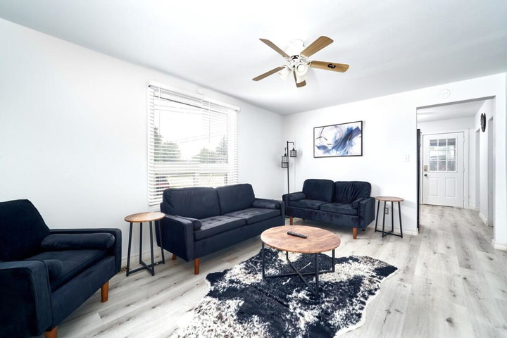 Centrally Located 3bdrm Home In Citycore! - Windsor, ON, Canada