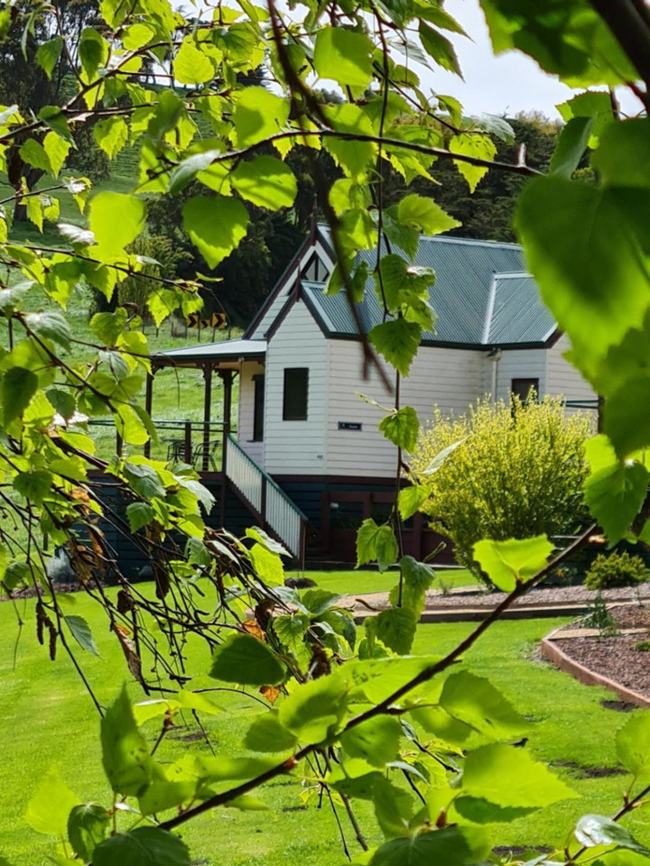Maple Ridge Cottages - Victoria
