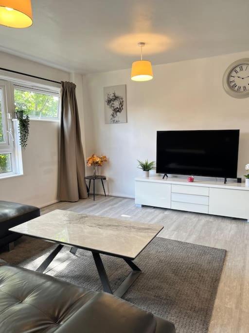 Fabulous 1bed Apt With Balcony In Central Birmingham - Staffordshire