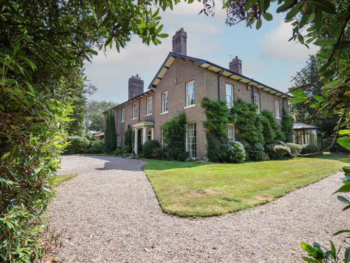 Parkfields House - Stafford (UK)