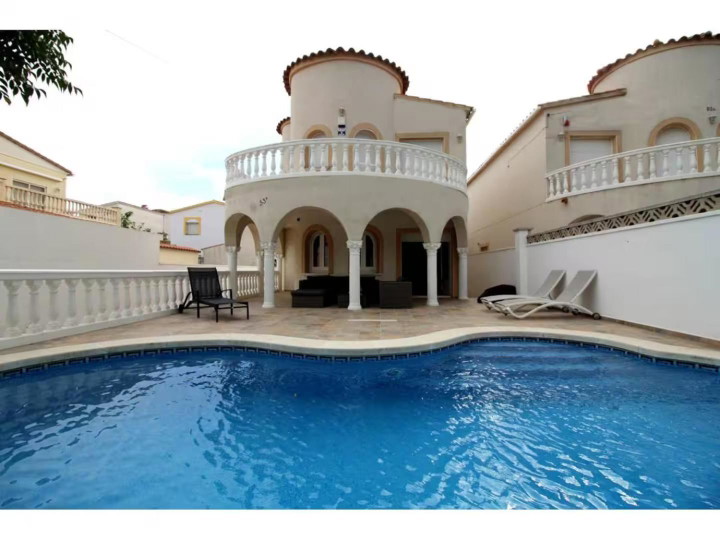Grande Villa Familiale Avec Piscine, Près Plage Et Canaux - Empuriabrava