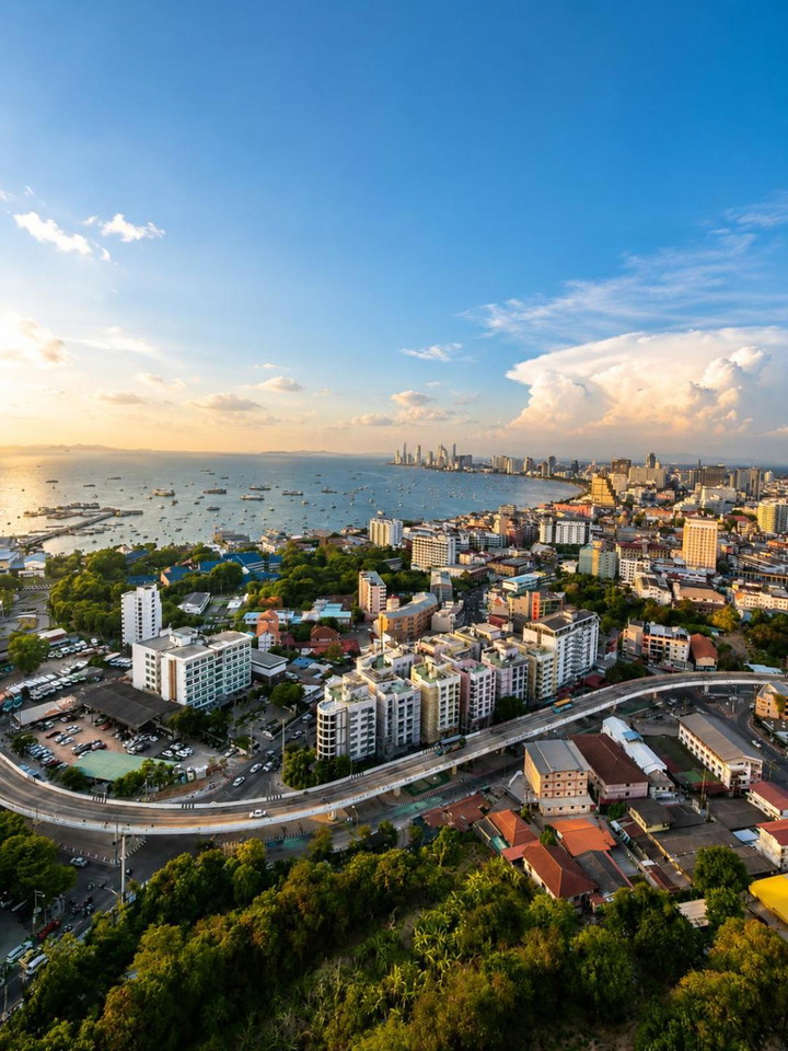 Sea View 2 Br Condo Next To Pier & Walking Street - Pattaya