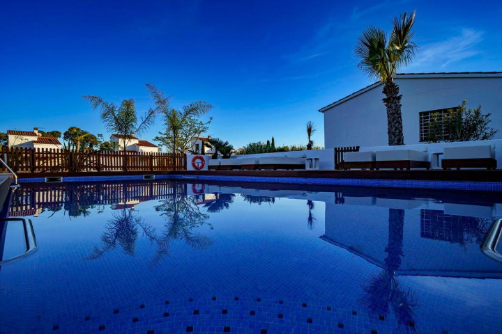 Apartaments La Palmera, Terrace & Pool - La Escala