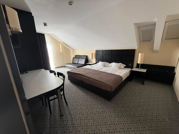 Hotel Randazzo Burgcafe' - Much