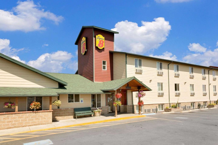 Super 8 By Wyndham Belgrade/bozeman Airport - Montana