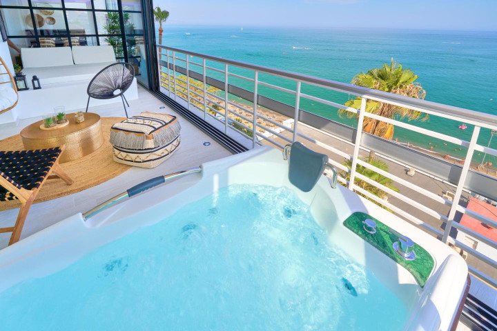 Savanna Beach. Amazing Apartment With Jacuzzi - Torremolinos