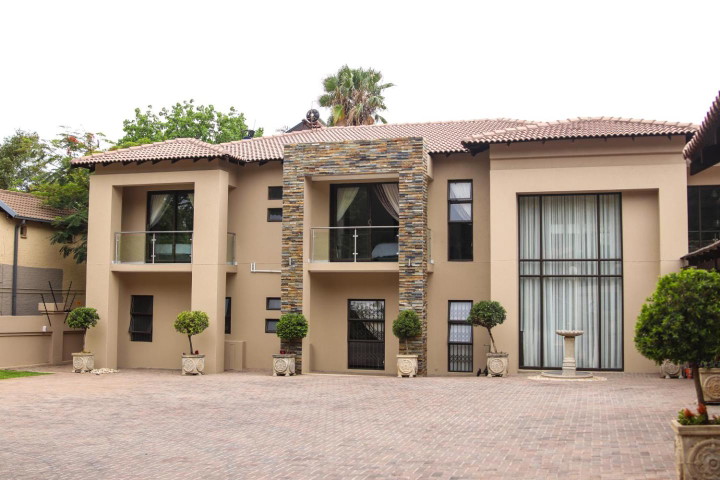 Letsatsing Lodge - Rustenburg