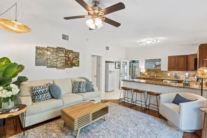 Livingston Hideaway - Winter Park, FL