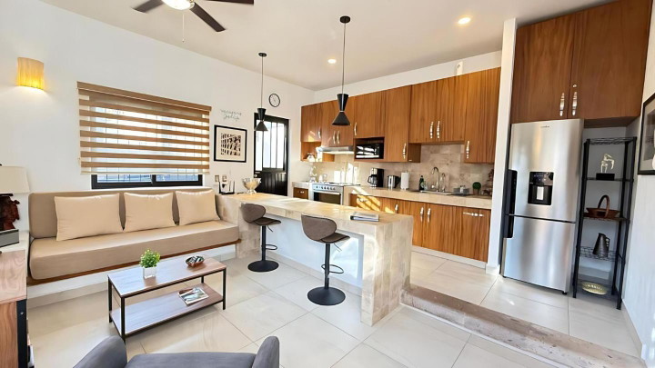 Ajijic 1 Bed Guesthouse-great Location-patio-bikes-pickleball Court-golf Cart - Ajijic
