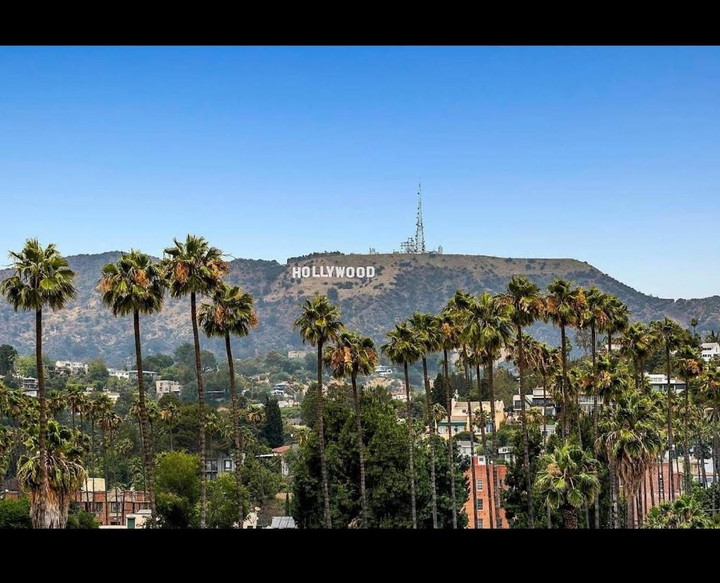 2-bedroom Hollywood Apartment - Los Angeles