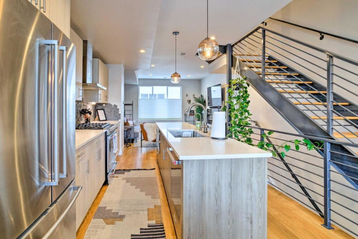 City Skyline Views: Upscale Denver Townhome - Denver, CO