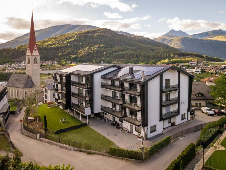 Laurena Aparthotel Near Brixen - Maranza