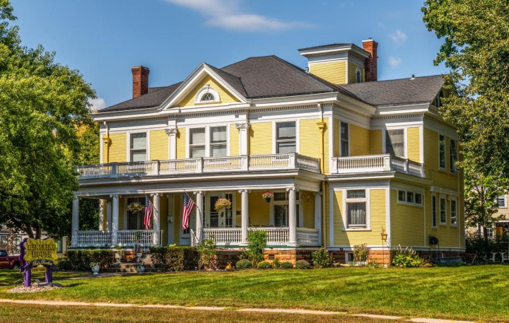 Ringling House Bed & Breakfast - Baraboo, WI