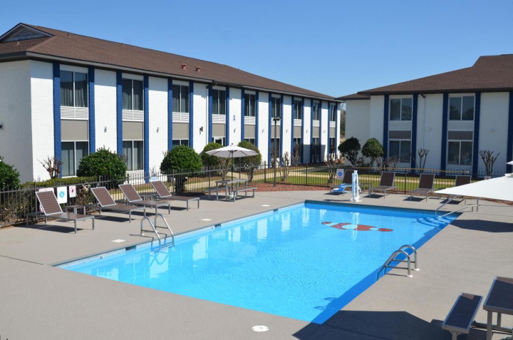Americas Best Value Inn & Suites-foley - Fully Renovated - Foley, AL