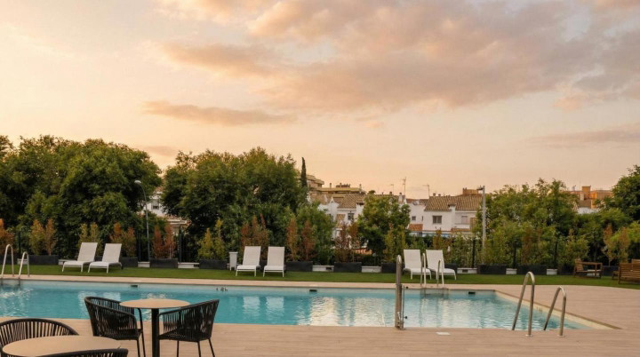 Luxury 3br Apartment With Pool & Free Parking - Camas