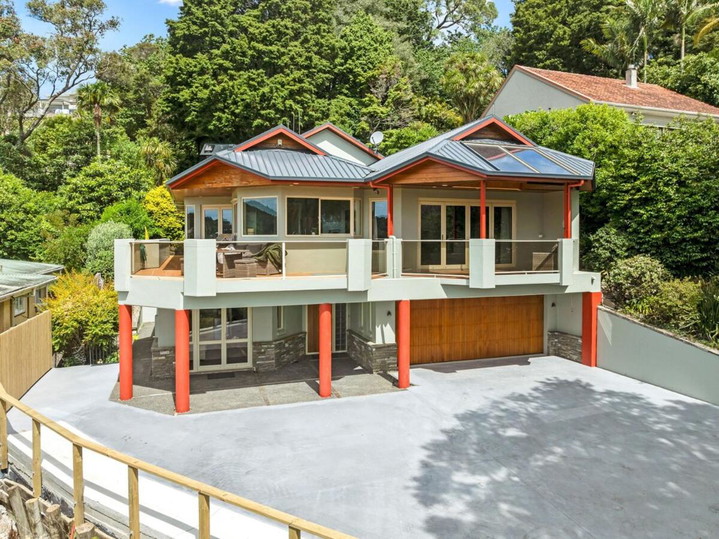Stylish Group Getaway With Views! Hot Tub, Games Room - Whangārei