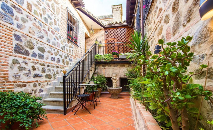 Casa De Bisagra - Toledo