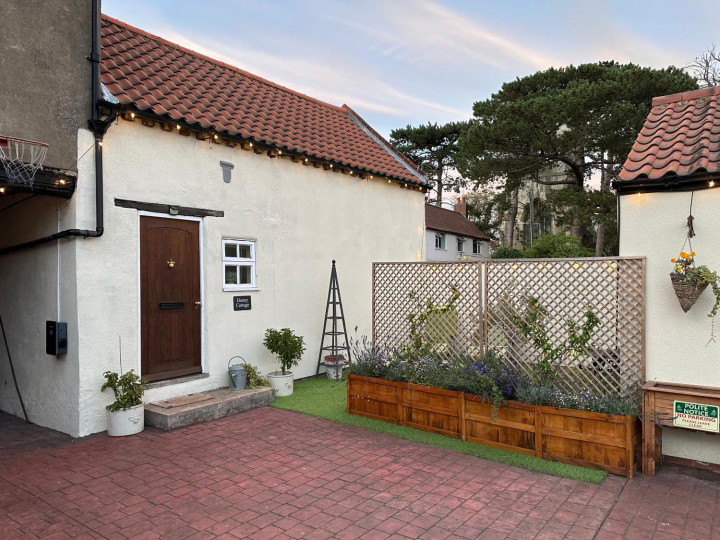 Honey Cottage Behind Wilmot House - Lincolnshire