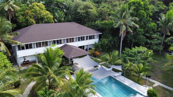 Sunset Cove Beach & Dive Resort - Romblon