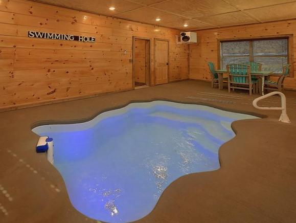 A Lodge At The Glades 12 Br Cabin Private Indoor Pool Hot Tubs Game Rooms And Theater Room - Gatlinburg, TN