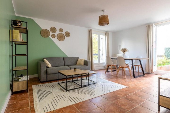 L'oasis - Duplex - Parking Privé Gratuit - Terrasse Privée - 10mn Rerd-t12 - 2 Bedrooms - De 1 à 6 Personnes - Shopping Mall - Primark - Piscine - Patinoire - Théâtre - Cinéma - Bibliothèque - Massy