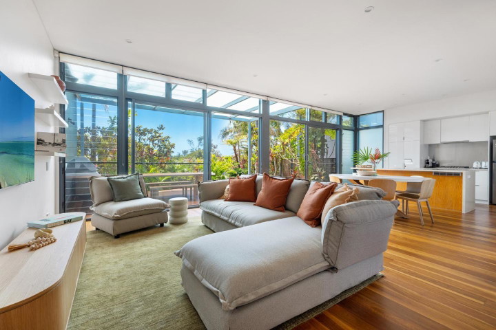 Fuller Holidays - Kiah 8 - Belongil Beach Byron Town With Pool - Byron Bay