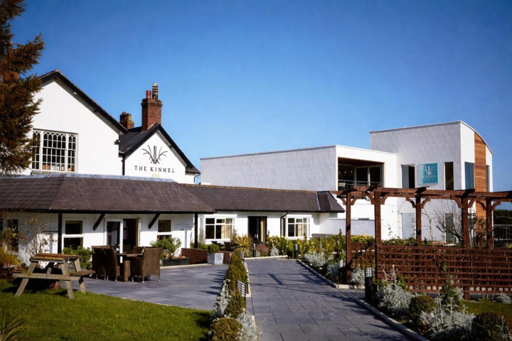 The Kinmel & Kinspa - Gwynedd
