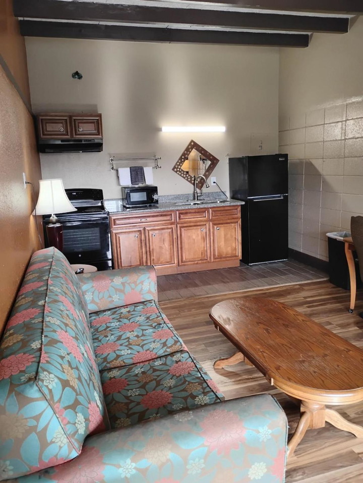 1 King Bed 1 Bath Apt With Full Kitchen 117 - Baton Rouge, LA
