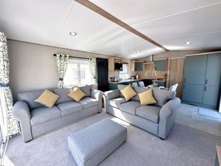 Modern Caravan 2025 With Decking - Morecambe