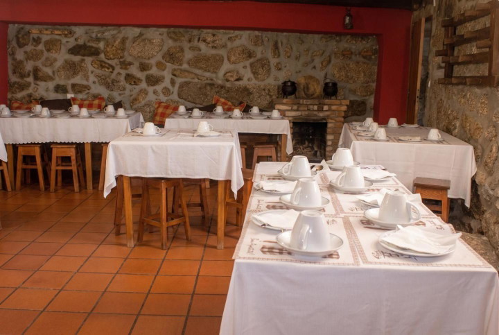 Comfortable Apartment In Seia With Terrace And Fireplace - Sabugueiro
