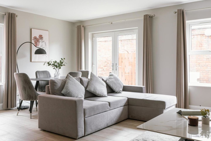 Luxurious 2 Bedroom City Centre Apartment Walking Distance To Everything Sleeps 6 - Belfast