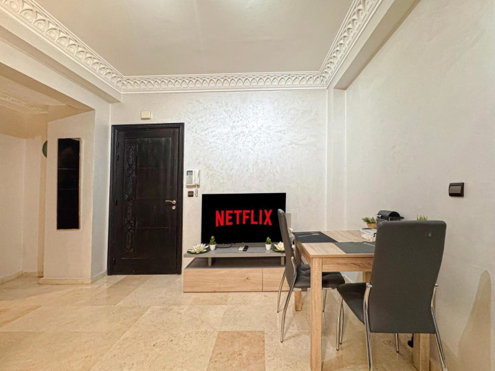 Studio Moderne Avec Terrasse, Piscine Et Parking à Guéliz, Marrakech - Marrakech