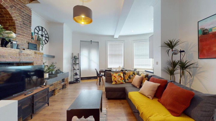 Modern 2 Bedroom Apartment With Parking In Greenwich - Bromley