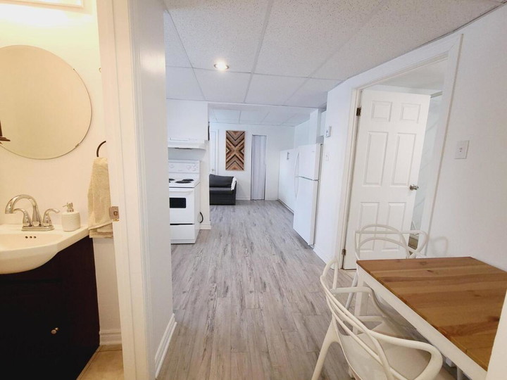 Cozy 1br In Vieux-longueuil +Parking 14min Downtown - Longueuil