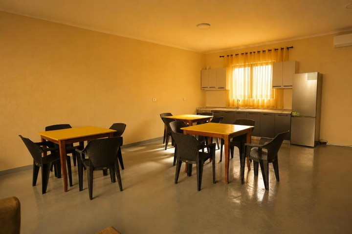 Honey Bee Hostel - Tirana
