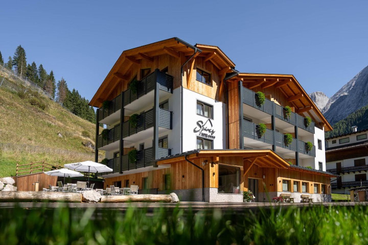 Spires Hotel - Canazei