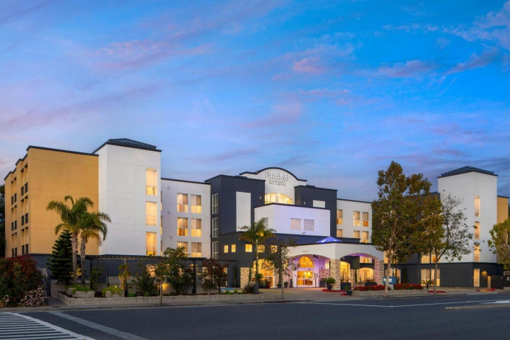Fairfield Inn & Suites By Marriott San Francisco Airport - San Mateo, CA