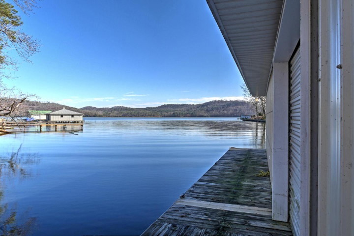 'Paradise Cove' Cabin W/ Boathouse & Dock - Alabama