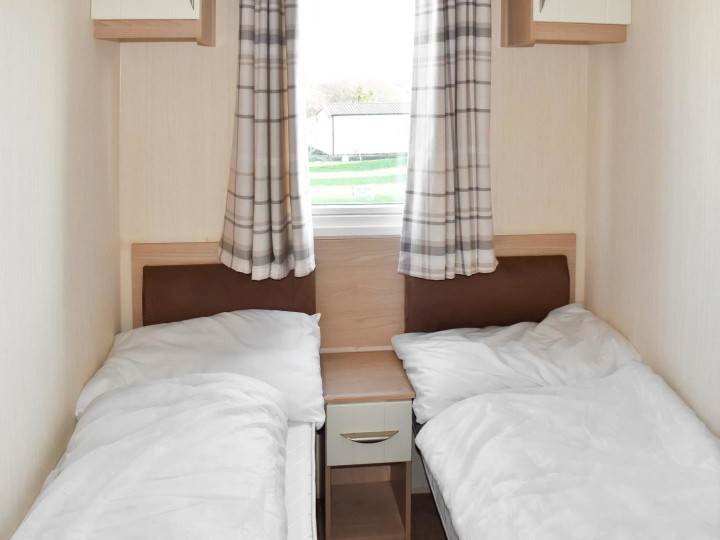 Solent Village 13-uk44072 - Isle of Wight