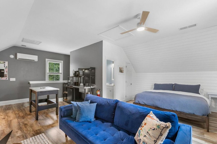 Charming Chic Charleston & Di Loft Getaway - Charleston, SC